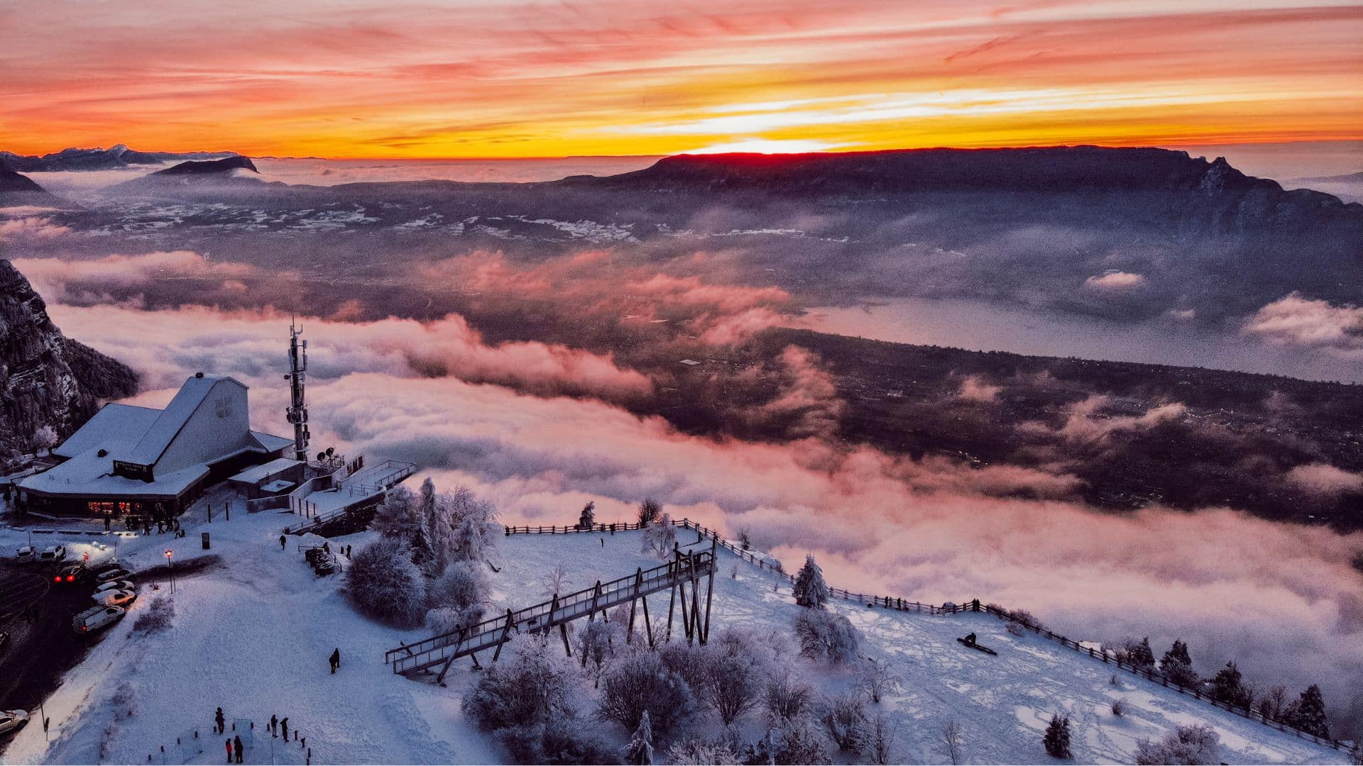 Belvédère du Revard : plus beau point de vue de Savoie ! - Les Deux ...