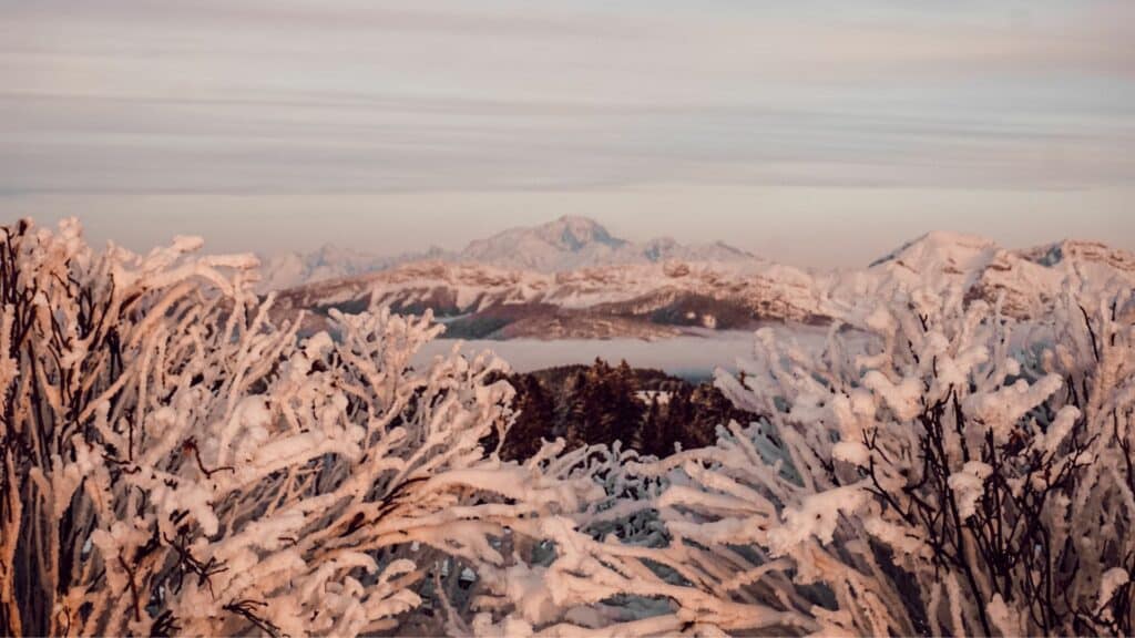 Belvédère du Revard : plus beau point de vue de Savoie ! - Les Deux ...